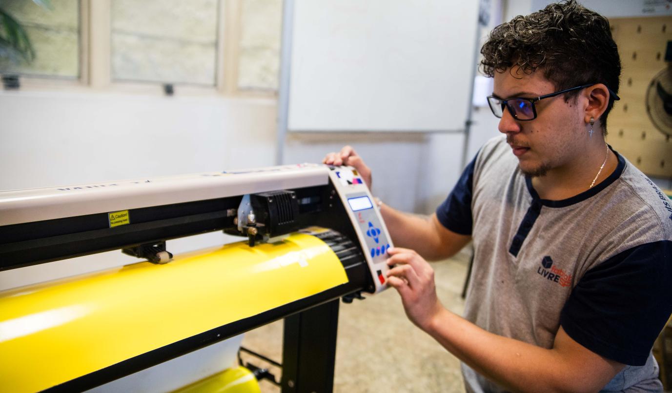 Plotter de Recorte: Adesivos com Inkscape | Rede FAB LAB LIVRE SP